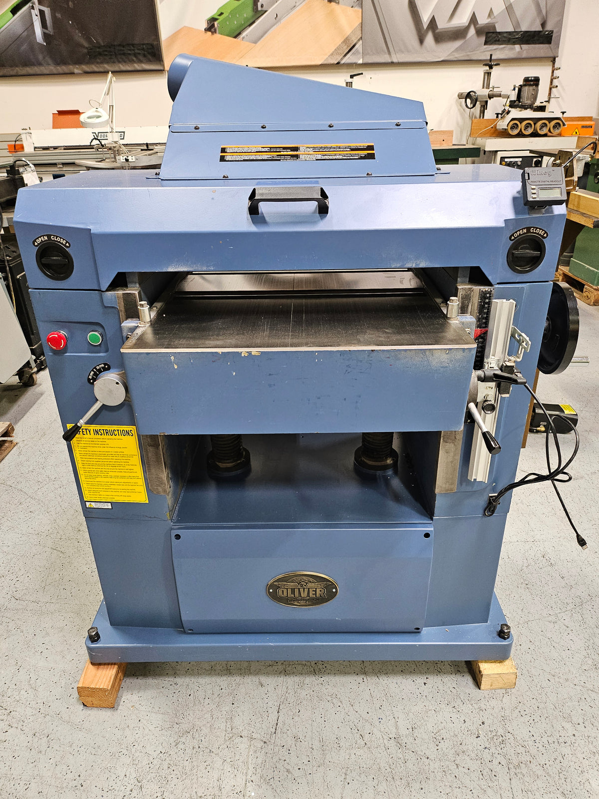 Oliver 22” Planer with Byrd Shelix Cutterhead — Barbo Machinery & Supply